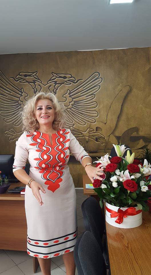 Deklaratë e drejtoreshës së gjimnazit, znj. Teuta Dobi | Gazeta Telegraf