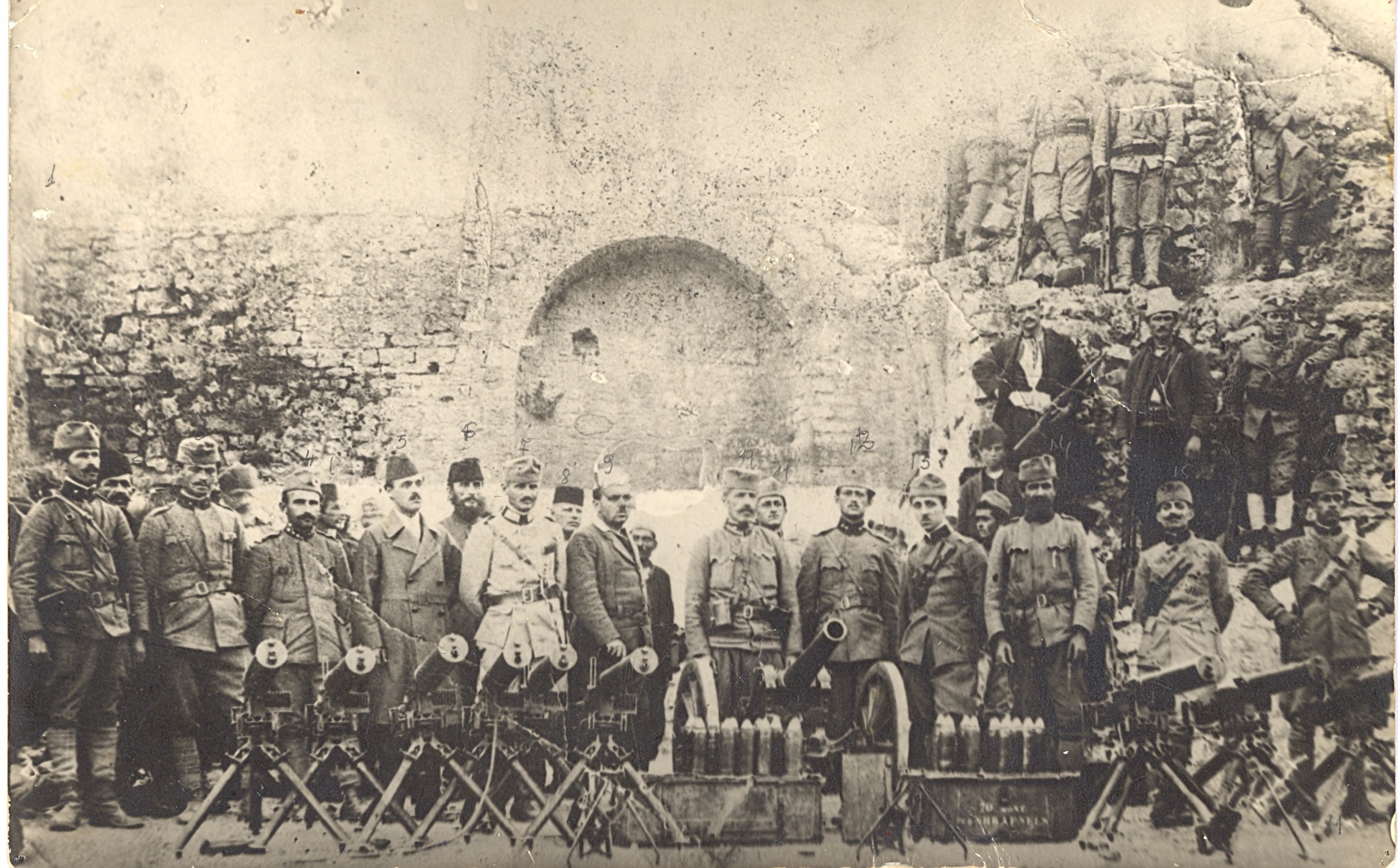 Heronjtë e Luftës së Vlorës, të lënë në harresë | Gazeta Telegraf