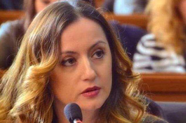 Senida Mesi zbulon skenarin se si do të zgjidhet kryebashkiaku i ri në ...