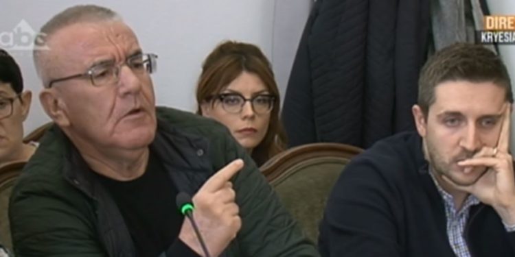 Ylli Rakipi: Projekt ligji për mediat është fashist | Gazeta Telegraf