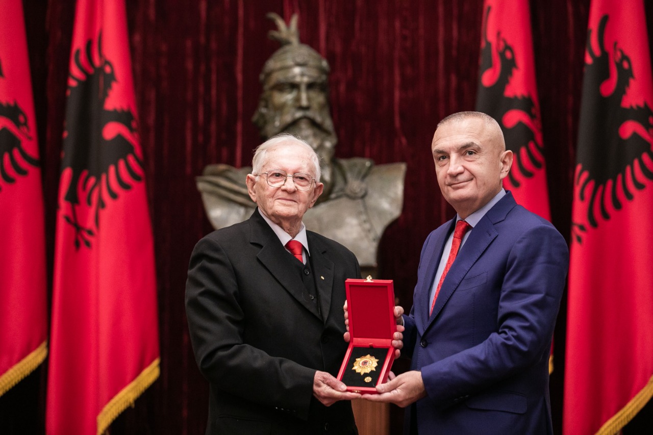 Presidenti Meta vlerëson Organizatën e Veteranëve të Luftës ...