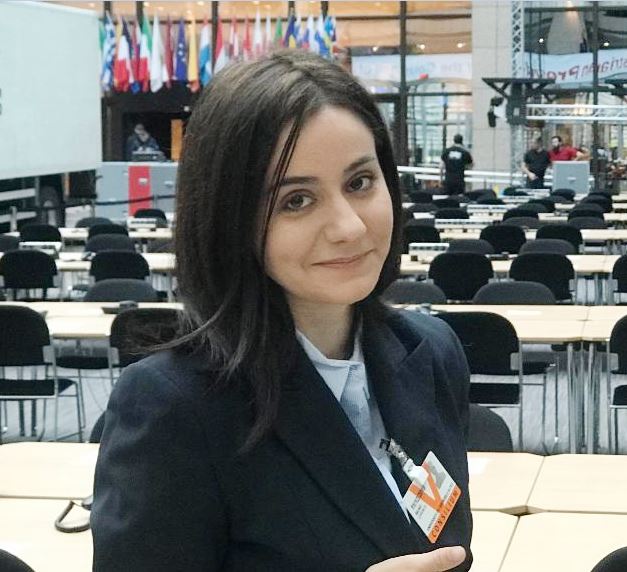 Suplementi Pena Shqiptare/ Lorenca Bejko: Shëtitja e vetmisë | Gazeta ...