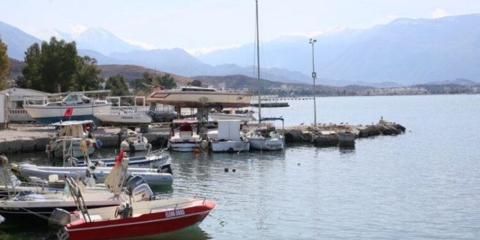Vlorë/Porti i peshkimit i mbushur me inerte | Gazeta Telegraf