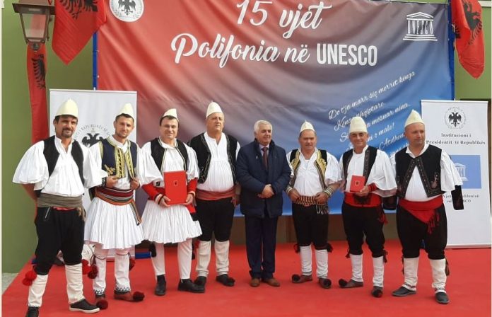 Grupi Polifonik “Kaonët e Delvinës”/ Ajet Duka, udhëheqës artistik ...