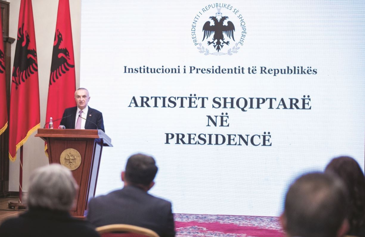 Presidenti i Republikës dekoron artistët e mëdhenj, Ylli Baka dhe ...
