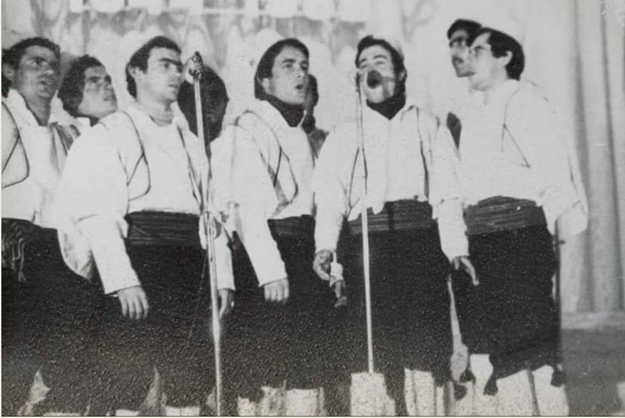 Grupi Polifonik “Kaonët e Delvinës”/ Ajet Duka, udhëheqës artistik ...