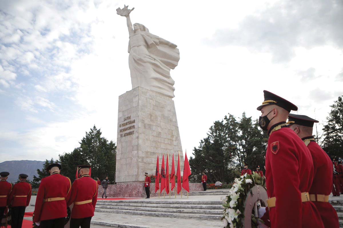 5 Maj: Lule more trima që ratë për Atdhe | Gazeta Telegraf