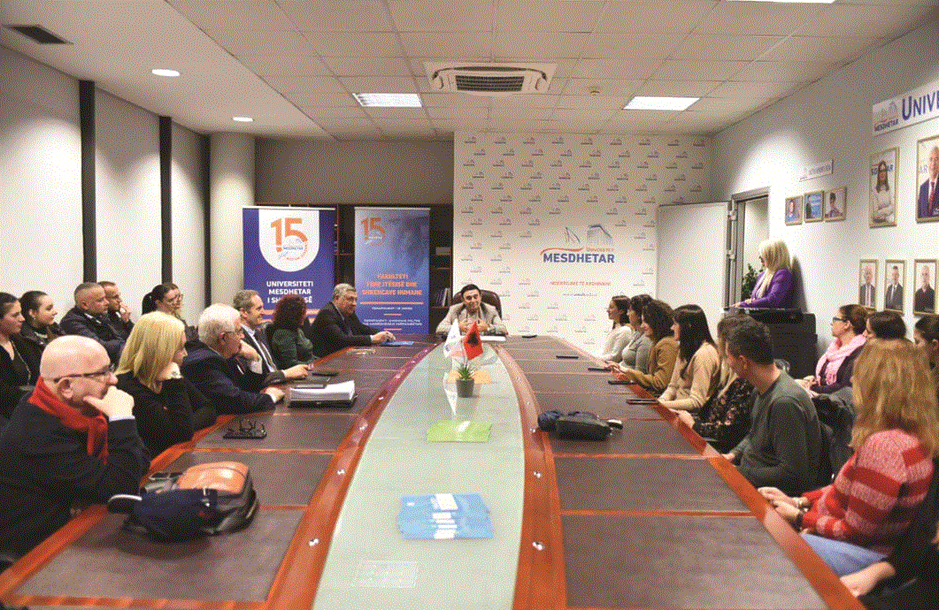 Universiteti Mesdhetar i Shqipërisë/ Diplomon brezin e dytë të Masterit ...