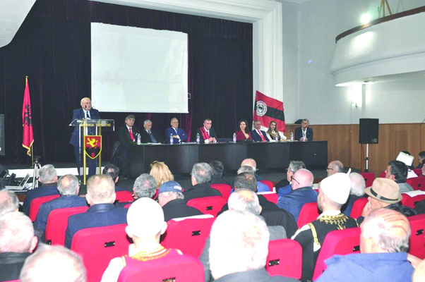 Ahmet Demaj: Me vlonjatët në Tepelenë në Kuvendin e Polifonisë | Gazeta ...